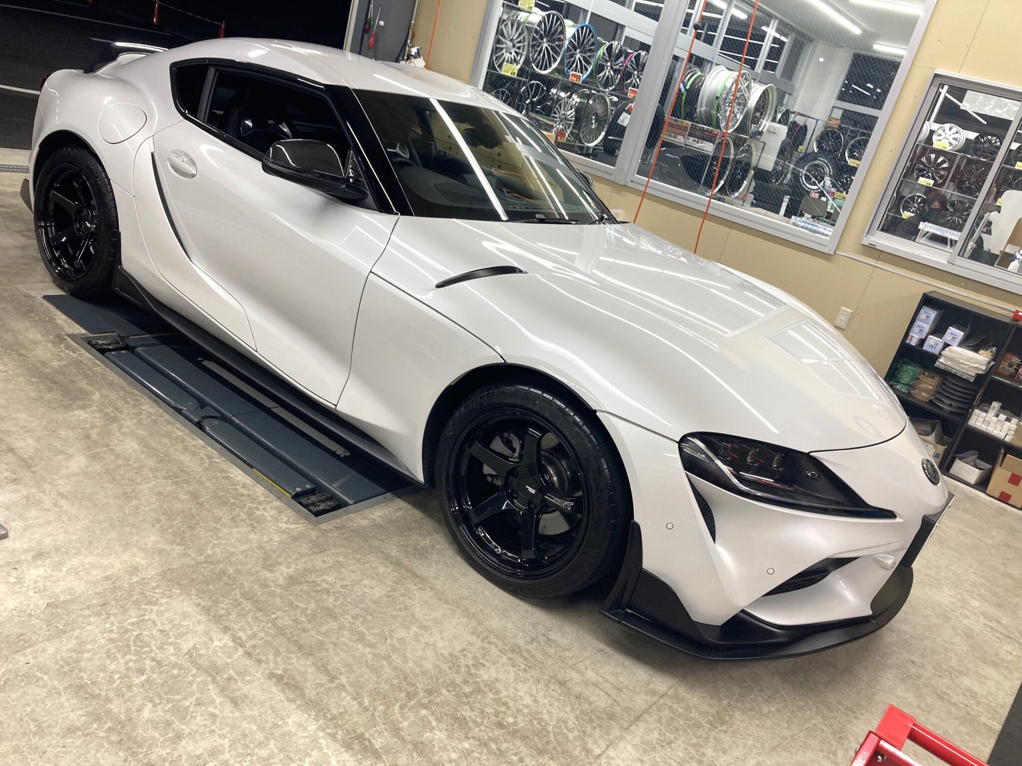 su3 | タイヤはピットイン